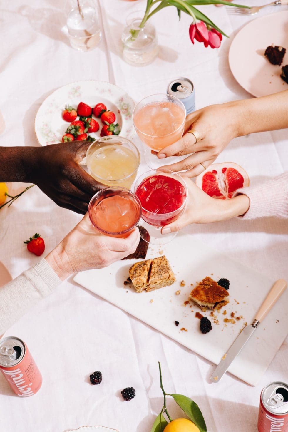We Tried It: Heywell Sparkling Adaptogen Beverages | Artful Living Magazine