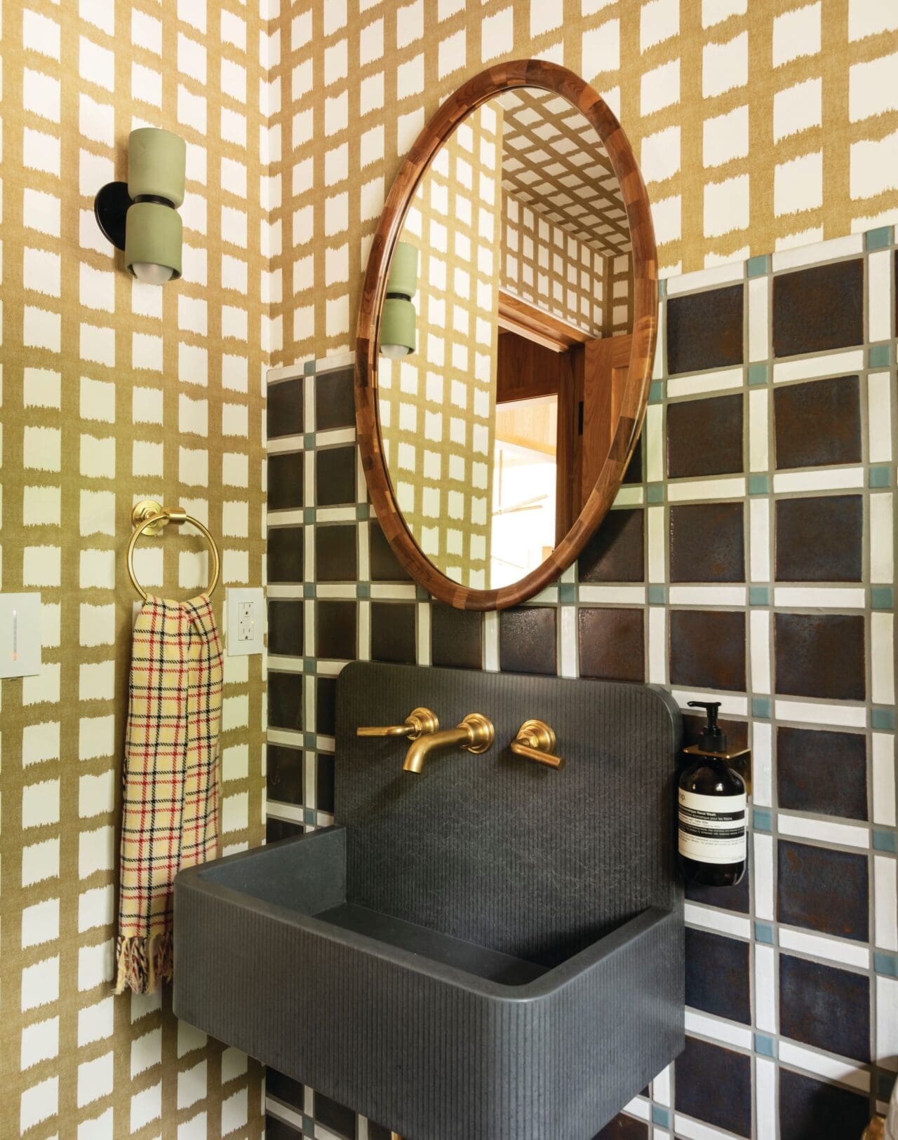 Prospect Refuge Studio Refines Summer Camp Style at a Wisconsin Cabin ...