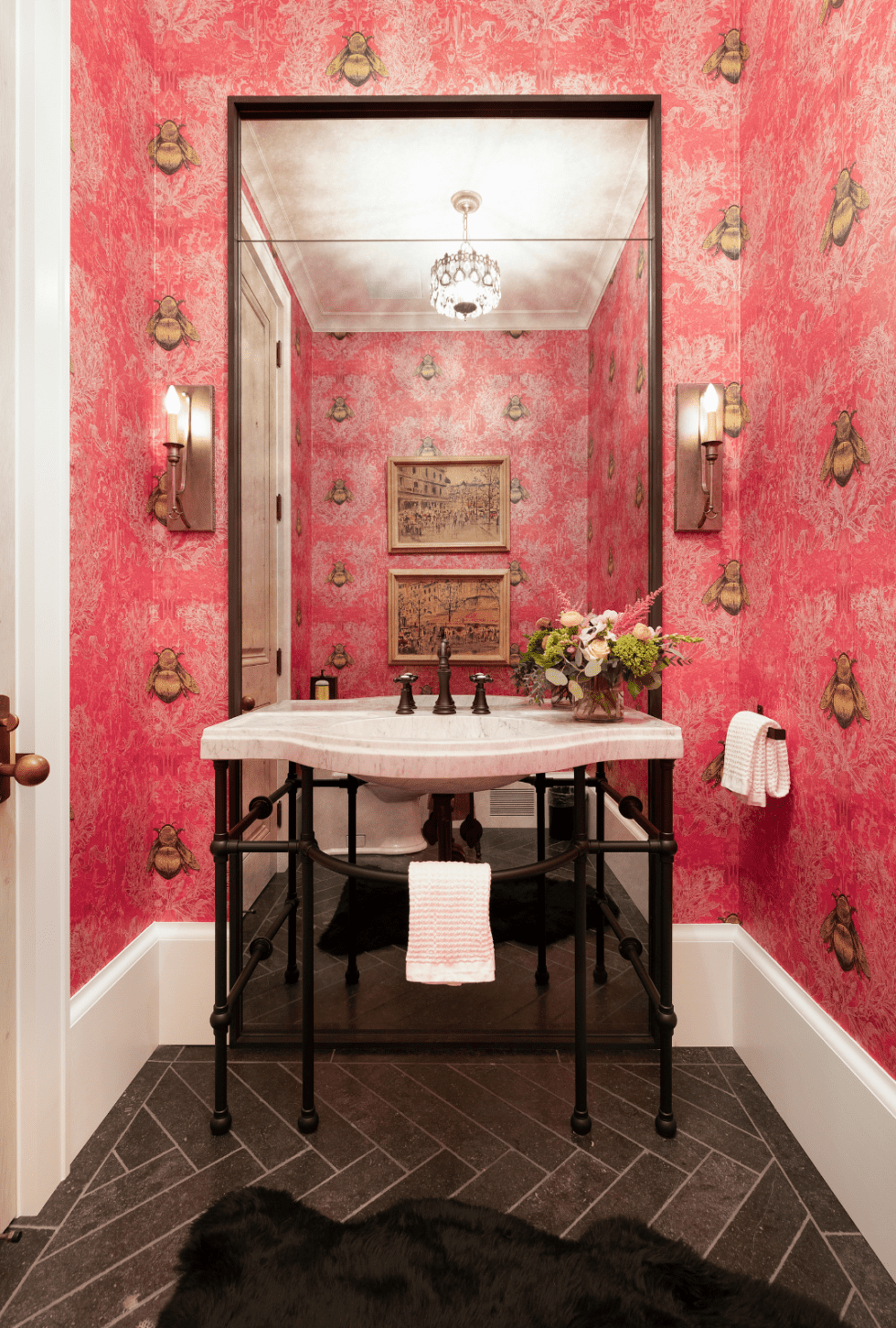 Swan Architecture Blends Modern Living with Classical Style | Artful ...