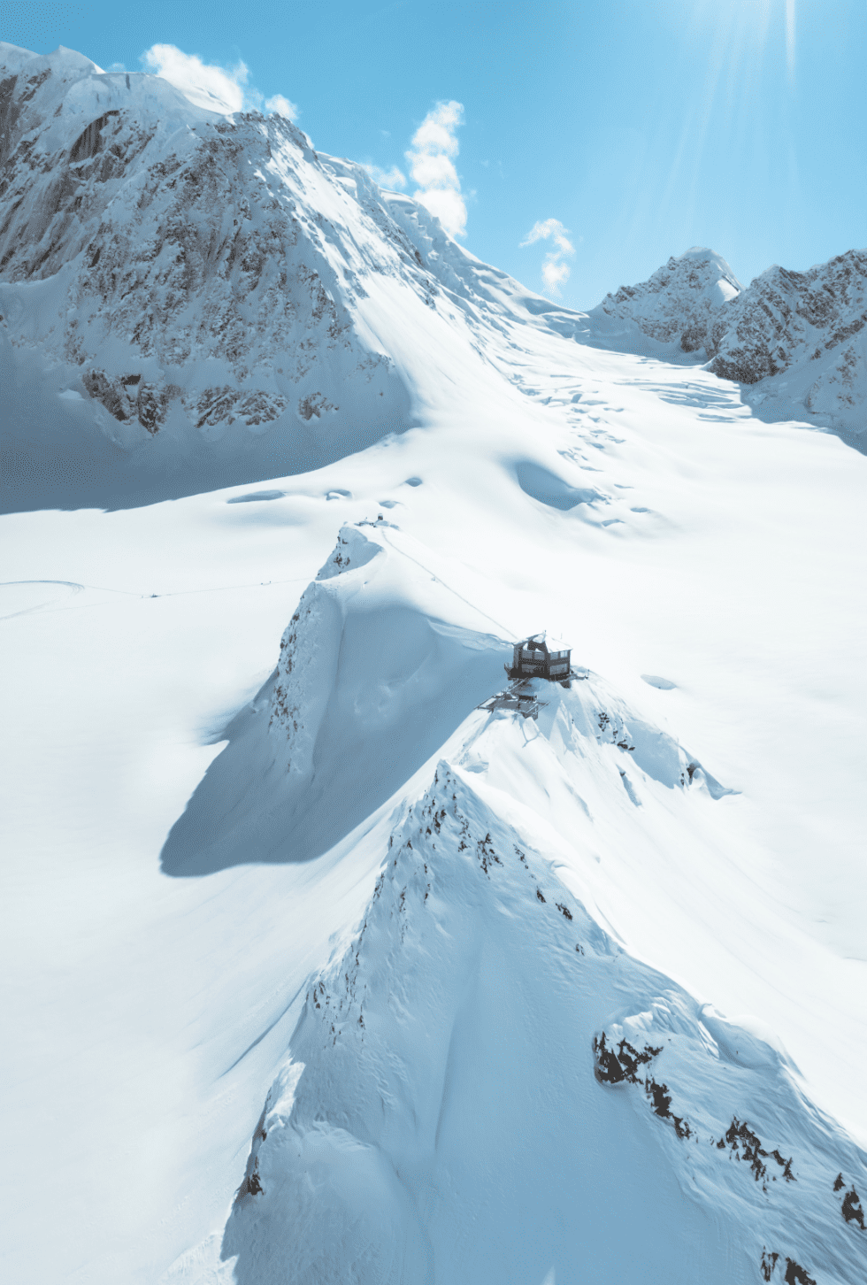 Discover Sheldon Chalet, Alaska’s Most Exclusive Stay | Artful Living ...